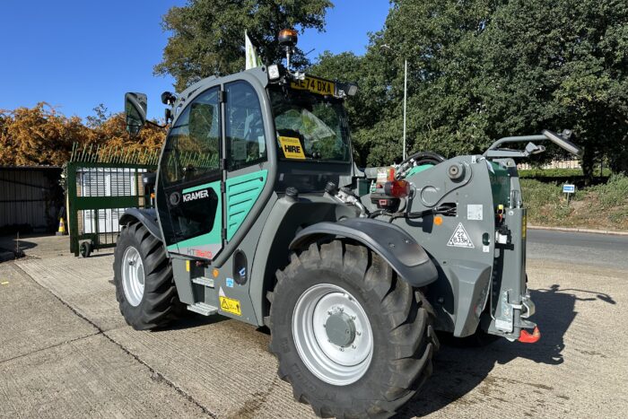 KT3610 TELESCOPIC HANDLER - Ben Burgess